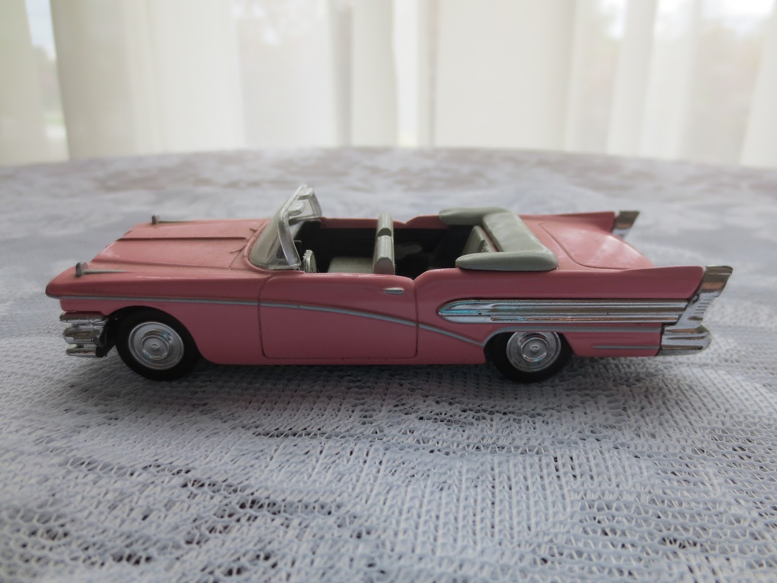 Karen's Cottage and Castle: Pink Buick